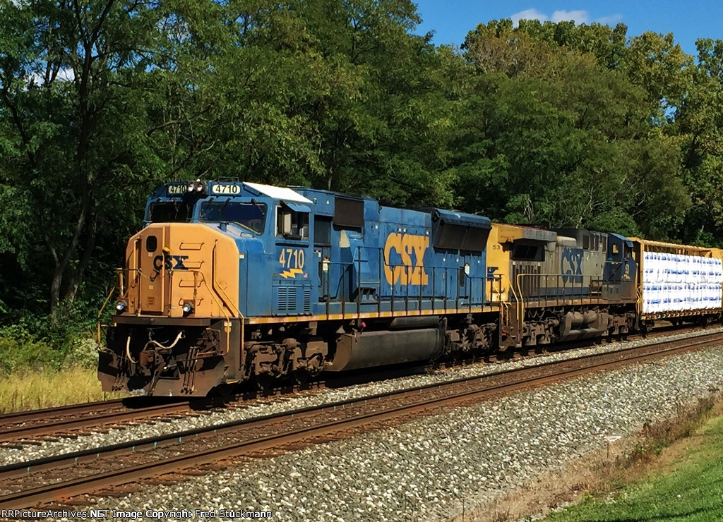 CSX 4710 & 53 zoomed in a bit.